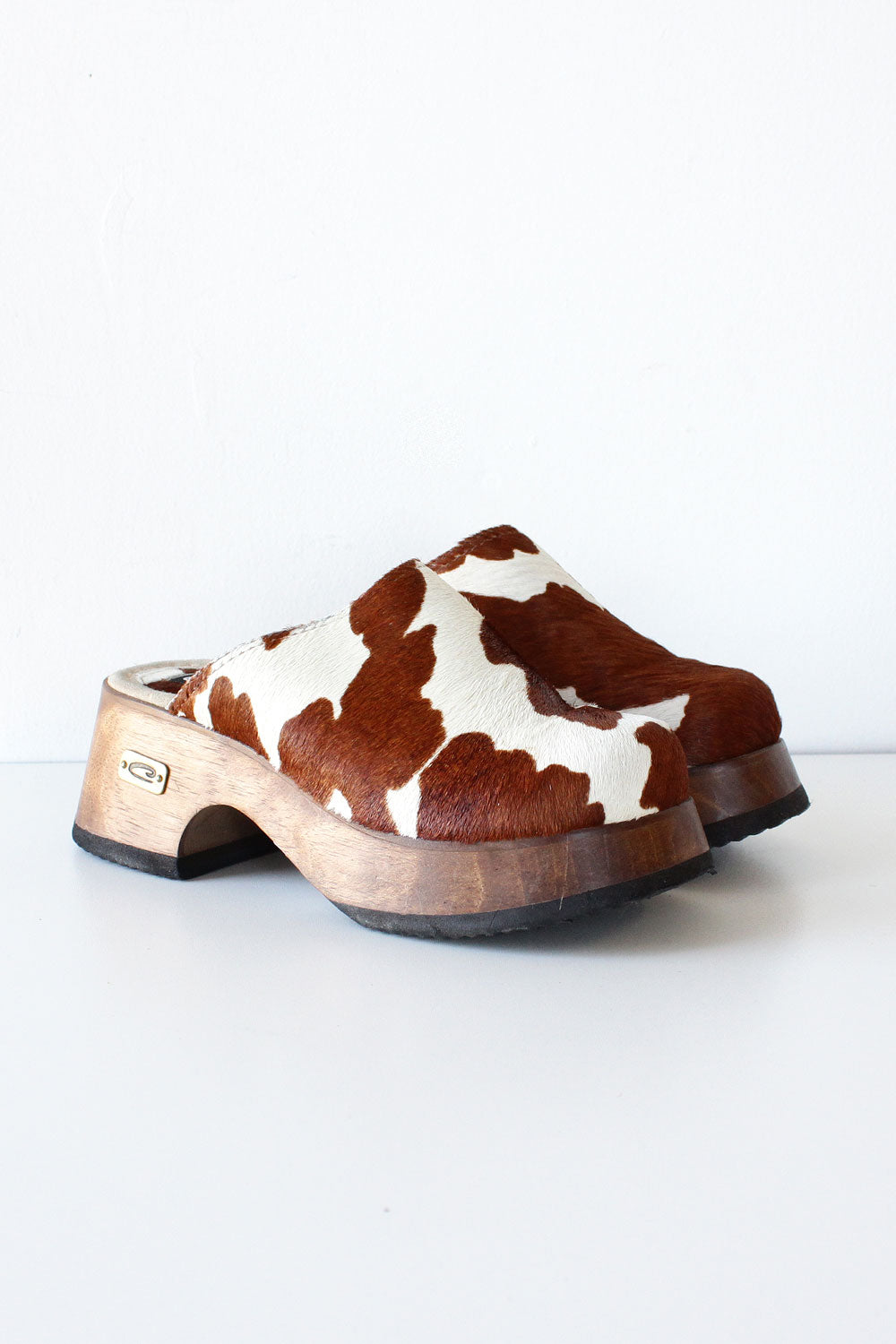 Cow Clogs 6 – OMNIA