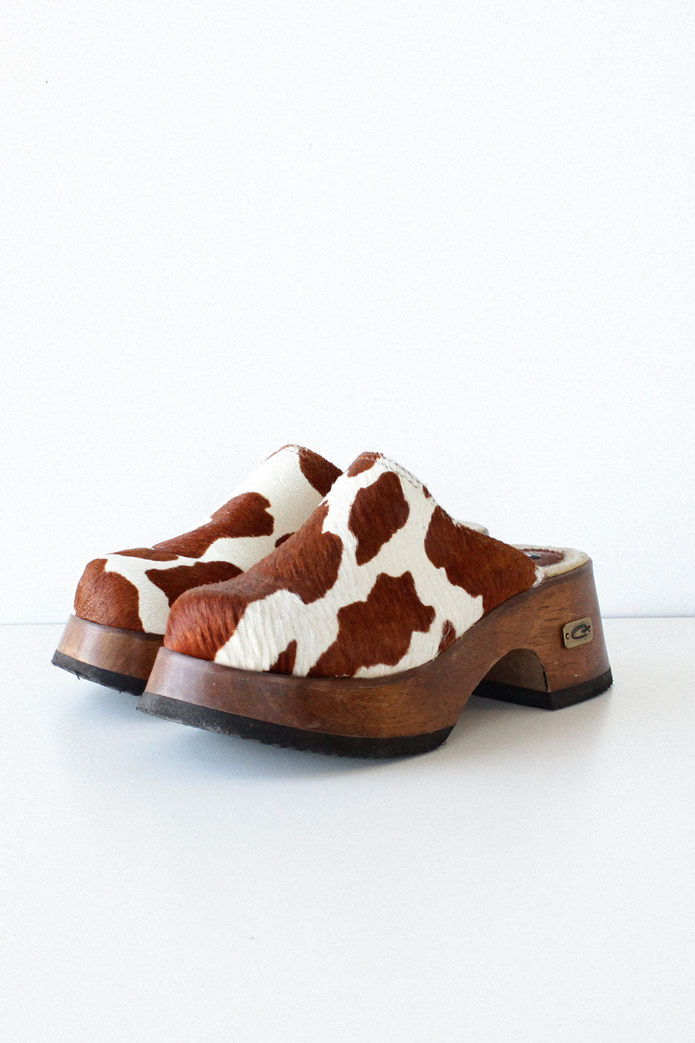 Cow Clogs 6 – OMNIA