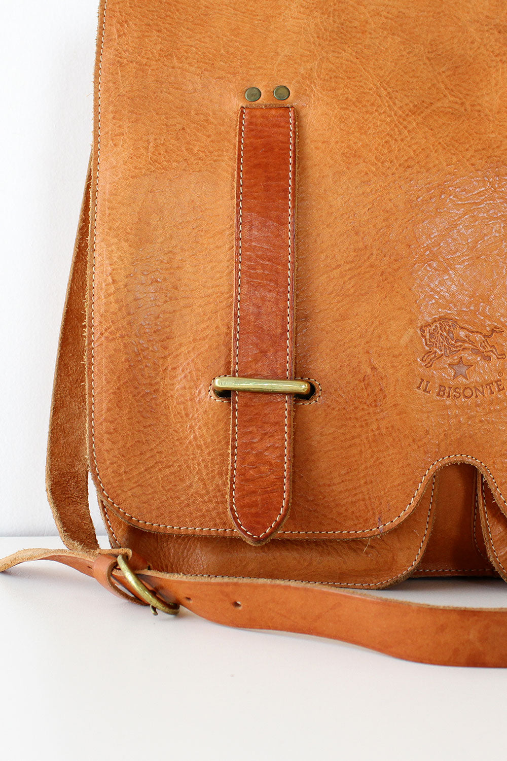 Il Bisonte Messenger Bag – OMNIA